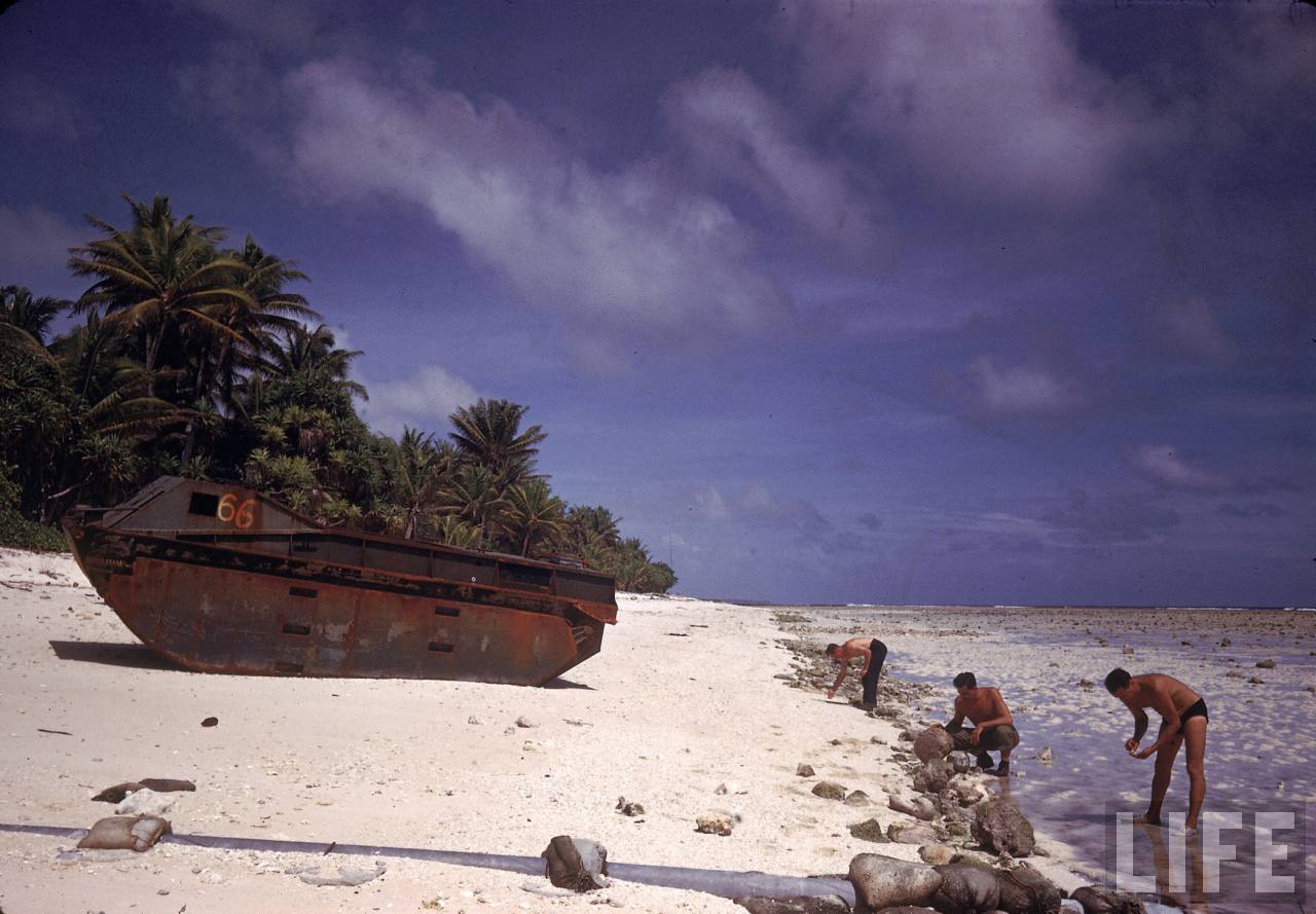 Rare Color Photographs of American Troops on Tarawa Atoll, Gilbert ...