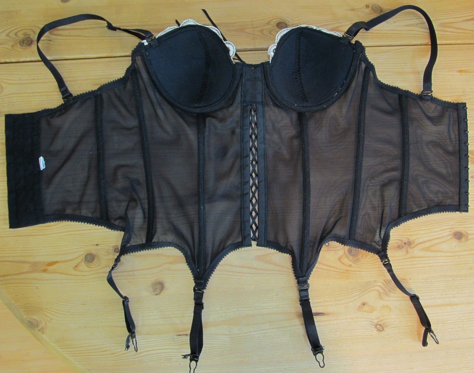 Vintage sexy black and white 6 boned 4 strap suspender basque garter ...