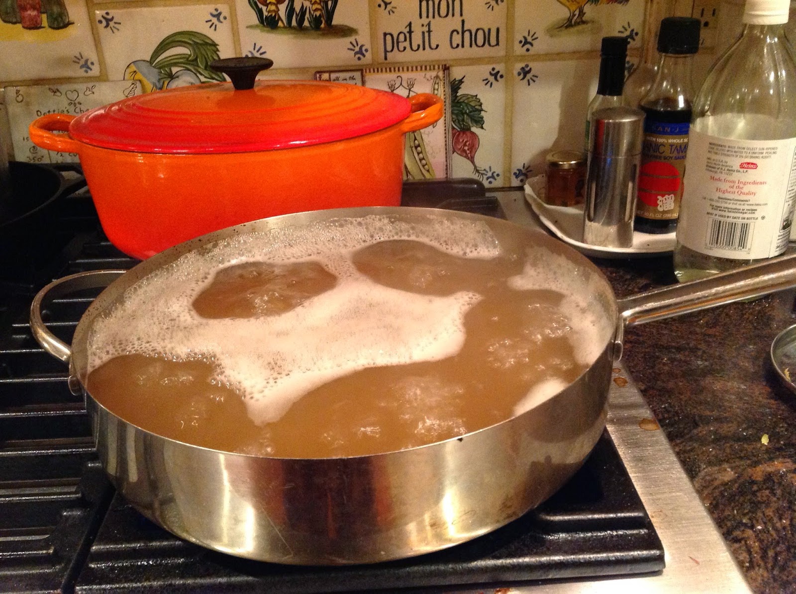 Did you know it's really simple to tap a MAPLE TREE and get some liquid ...