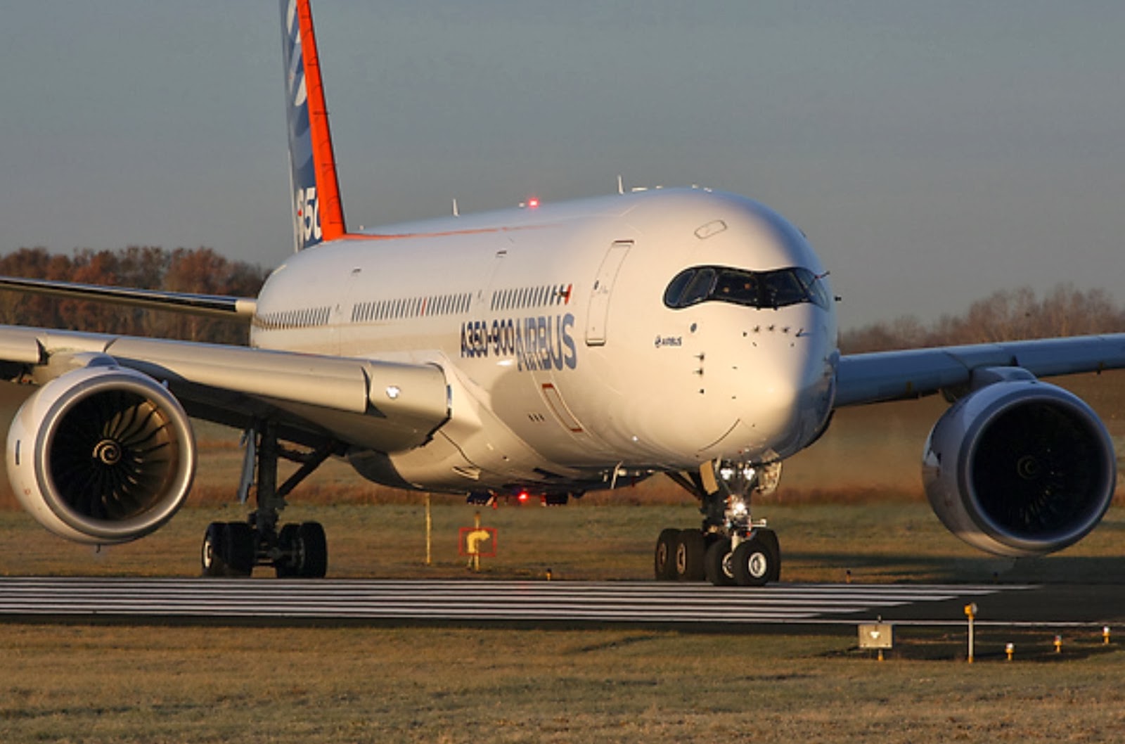A350 XWB News: A350 first prototype MSN1 tests on Châteauroux-Déols. Video