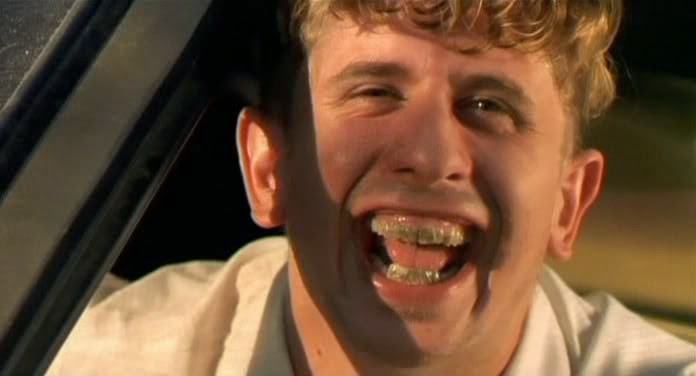 Re-visionando: Torrente 2: Misión en Marbella (2001) ~ Fotograma y al fondo