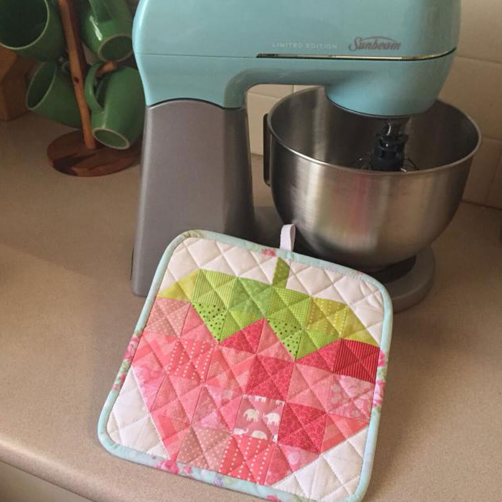 gemini stitches: Strawberry Pot holder