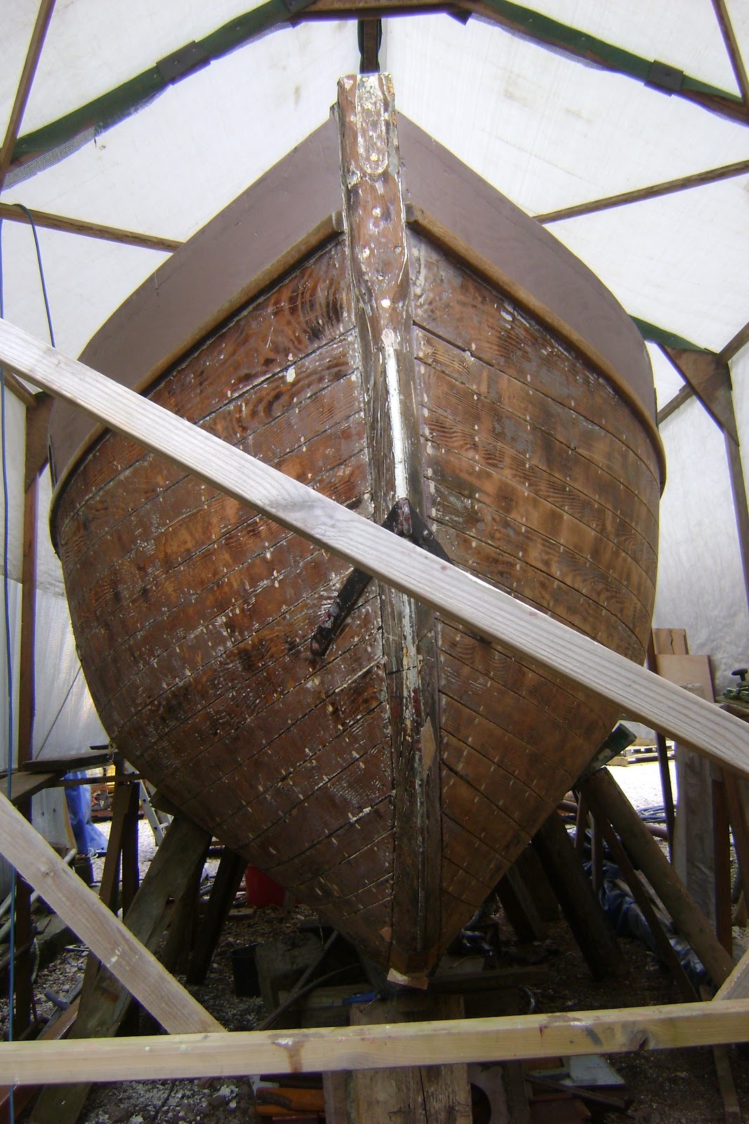 Marc'sBoats: Working on the hull: raking, hardening the caulking and re ...