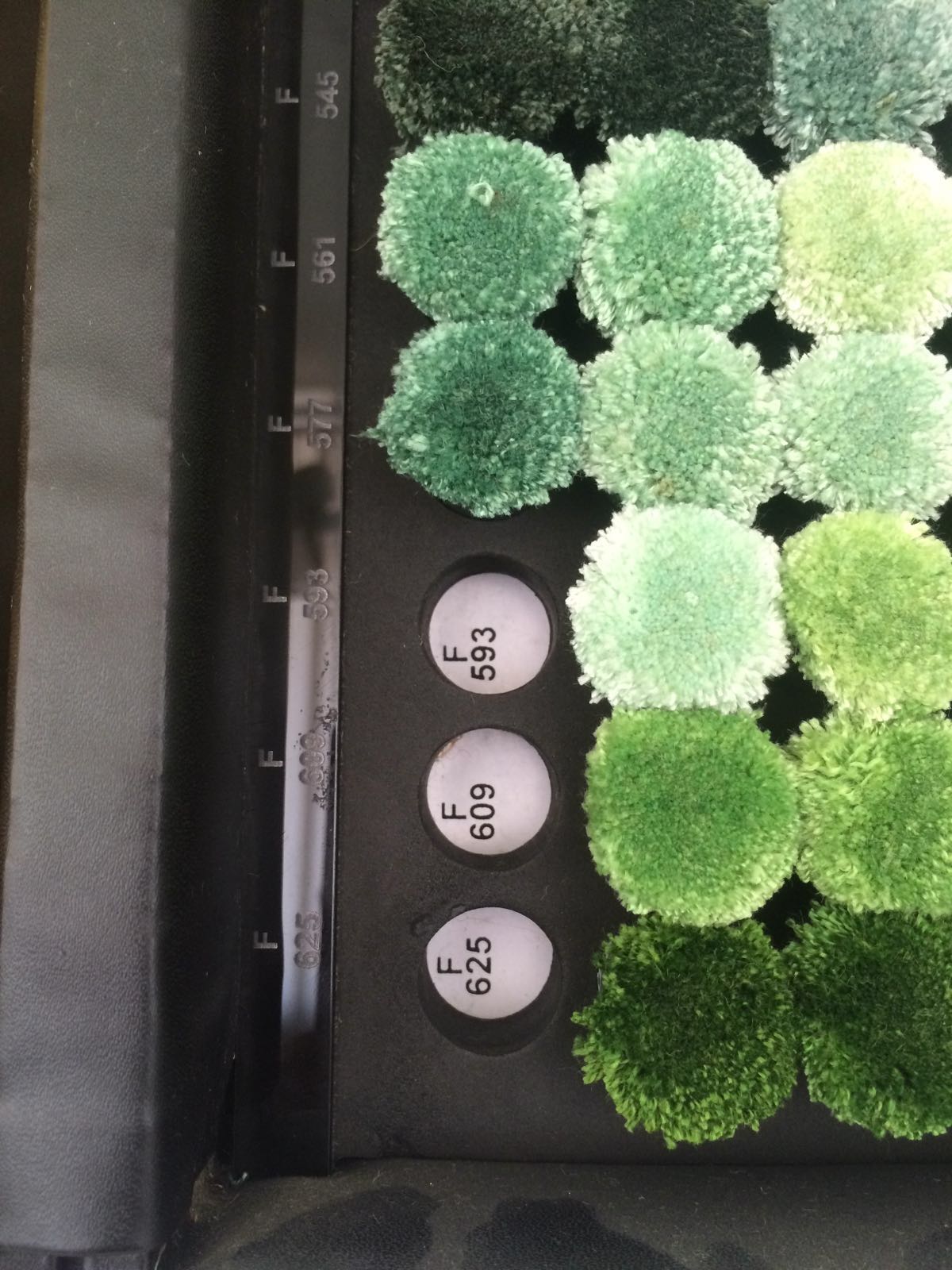 Color Pom Pom Box wool, viscose, silk, bamboo, cotton, nylon, acrylic ...