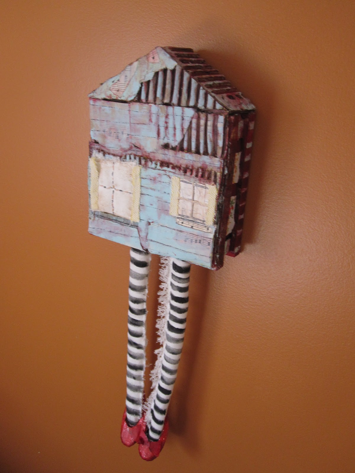 Art & Illustration by AshRenDuran: Wizard of Oz House...With Legs