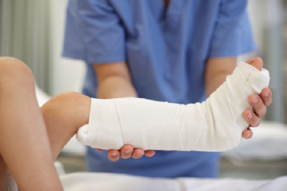 Fratura Óssea e os cuidados de Enfermagem - Enfermagem