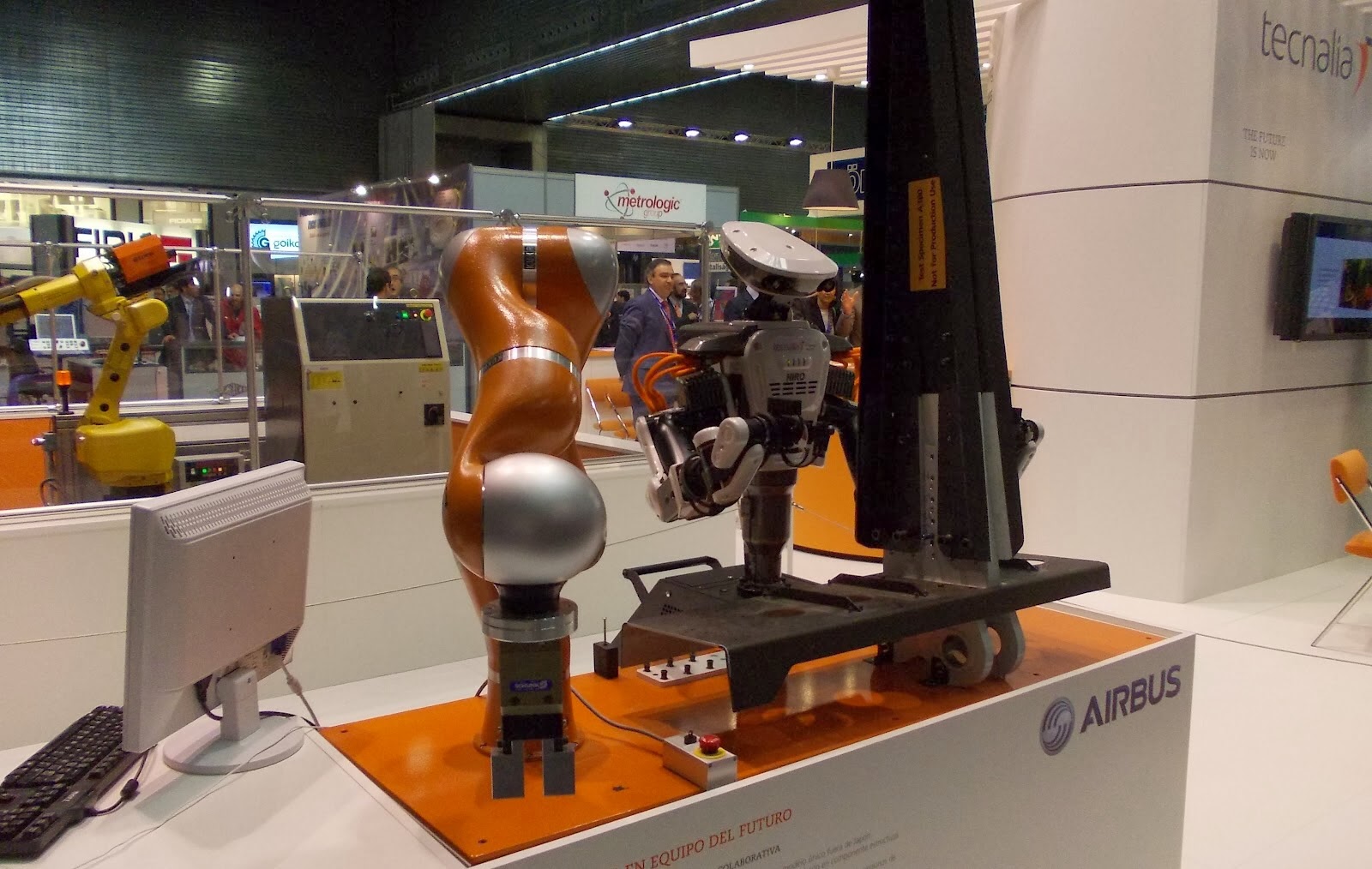 A350 XWB News: Japanese humanoid robots will soon help in the assembly ...