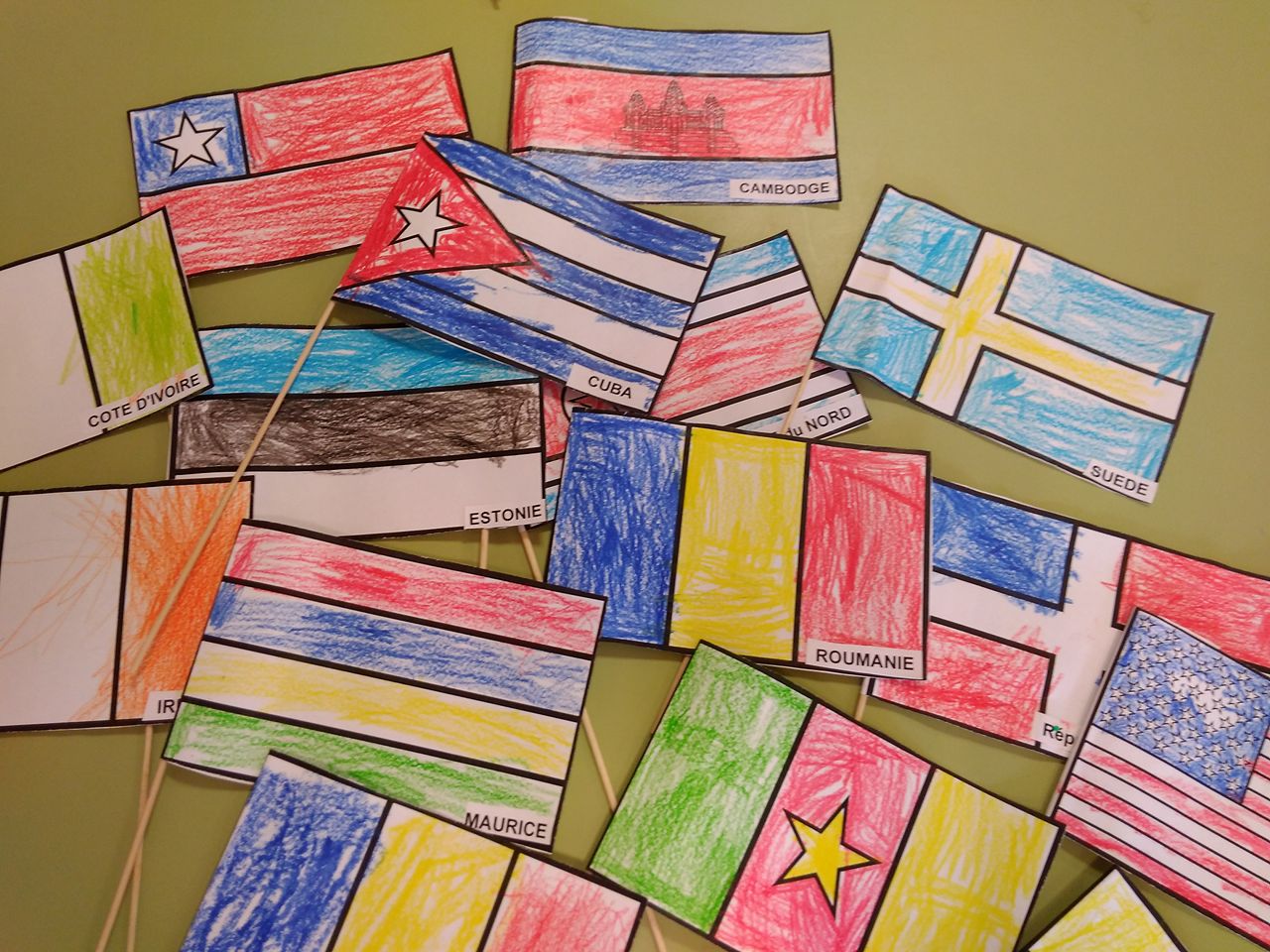 RECURSOS DE EDUCACIÓN INFANTIL: BANDERAS