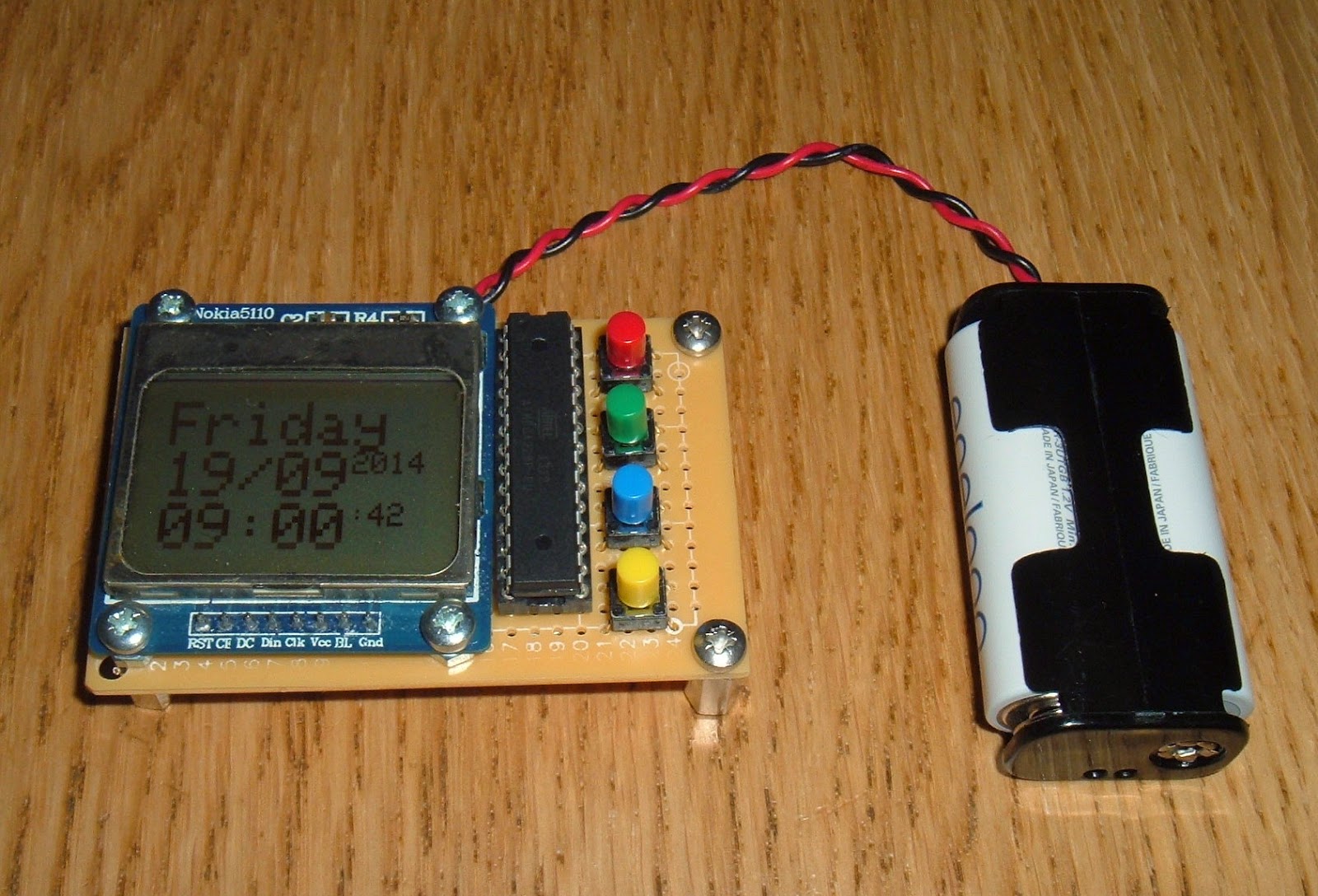 Tynemouth Software: Simple battery powered, LCD clock / calendar