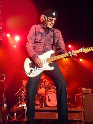 Rockfile Radio Rock Files: Happy Birthday PAUL DEAN (video)