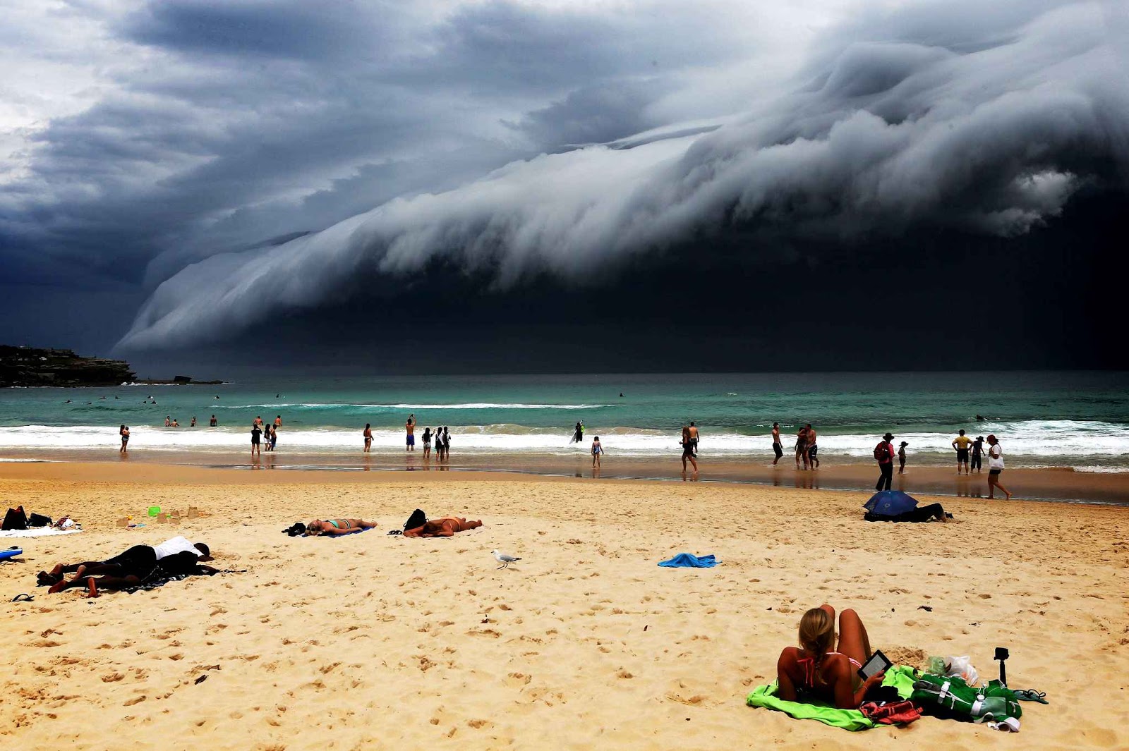 ::B L O G H I S T A∙P E R∙C A S O:: : Rohan Kelly :: Tsunami Clouds in ...