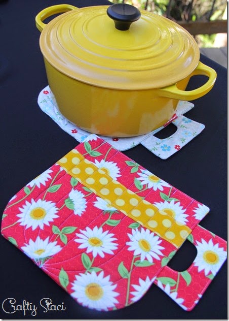 Totally Tutorials: Tutorial - How to Make a Mug Shaped Hot Pad