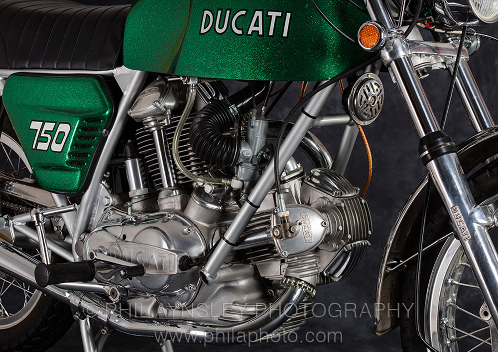 MotArt: Ducati 1971 750 GT