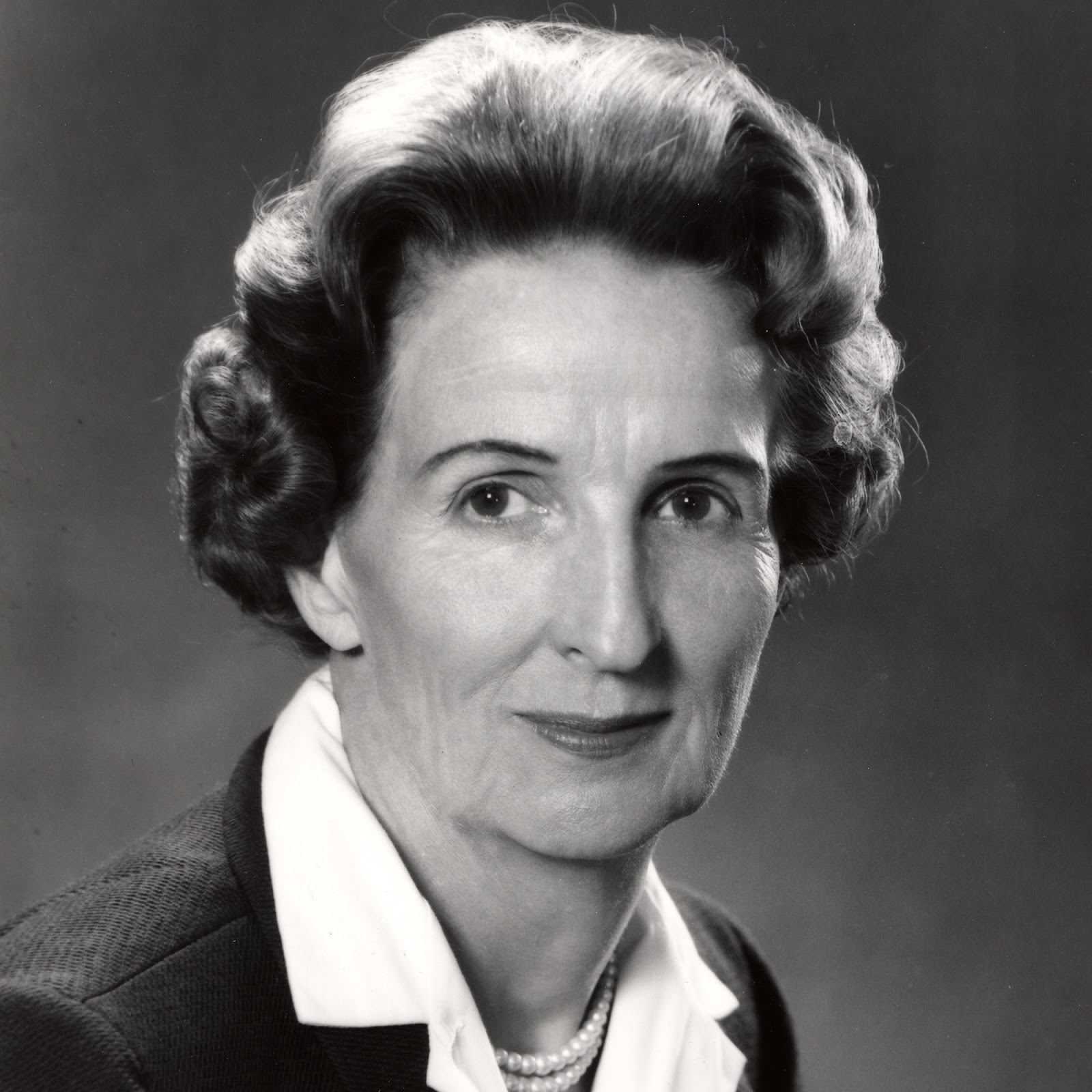 INDUSTRIA TURÍSTICA: HISTORIA CADENAS HOTELERAS