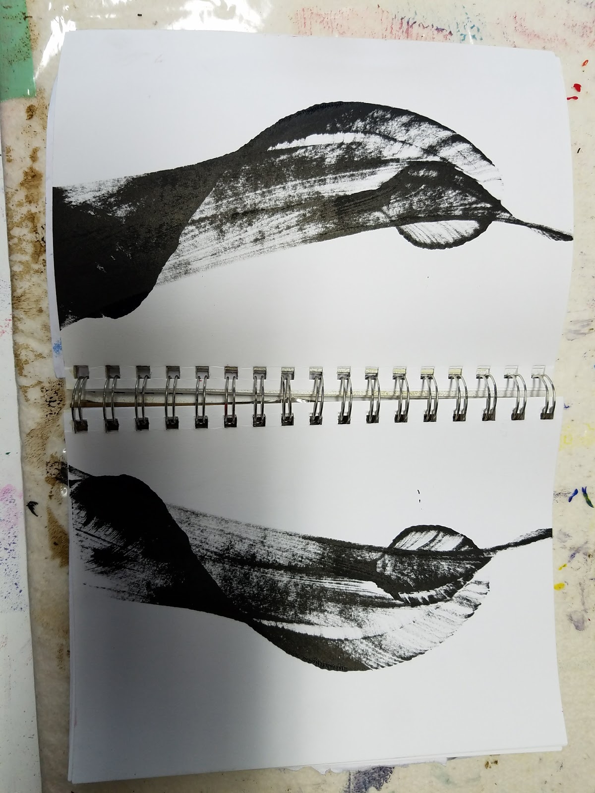 Robbie's Paw Prints: A new technique for string art!