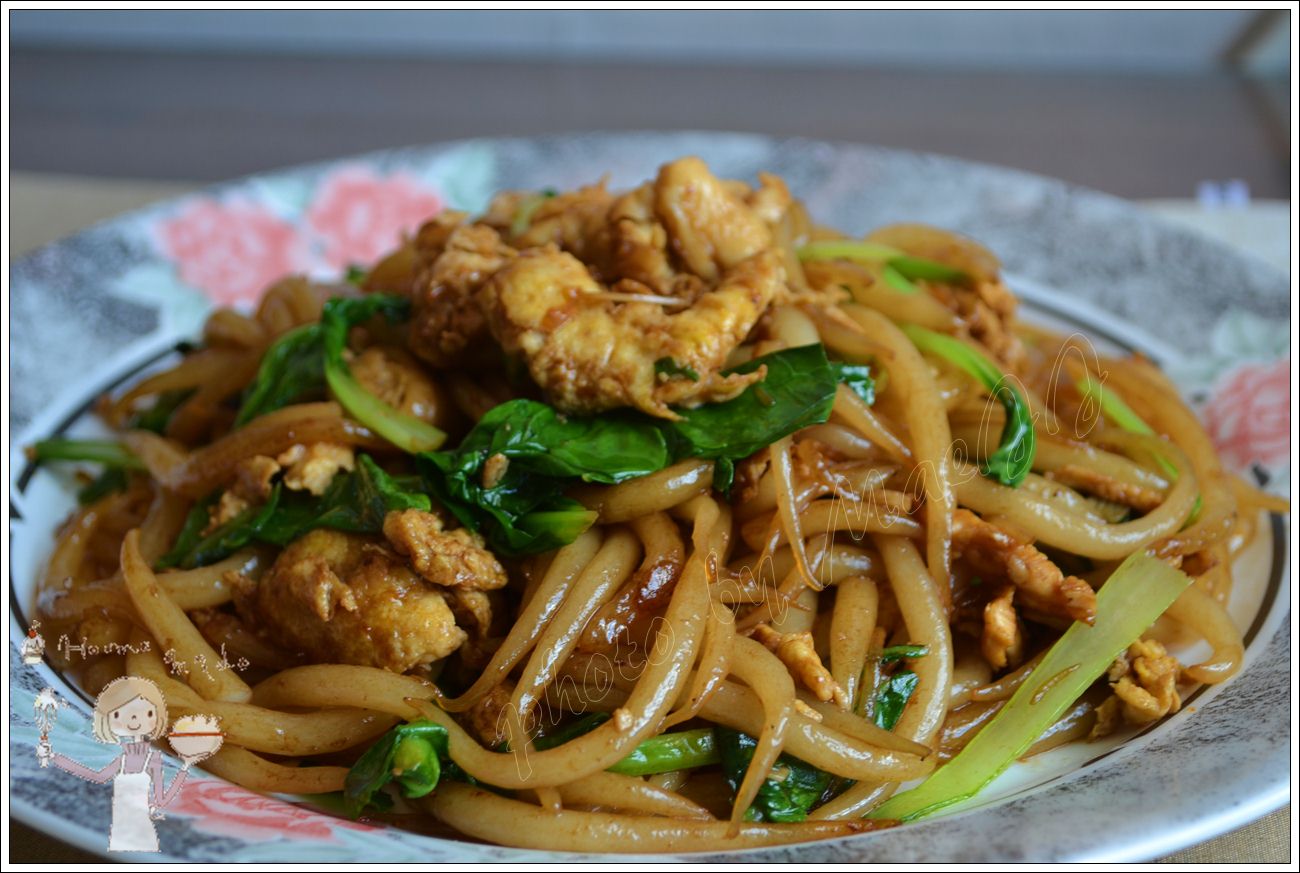 Cooking and Baking with MaeJJ: Fried Mee Tai Bak