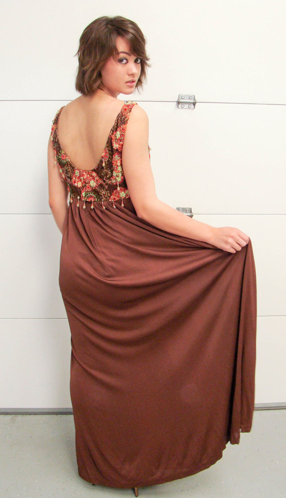 Evolution Revolution: Dancing Dee: The Story Of A Dress