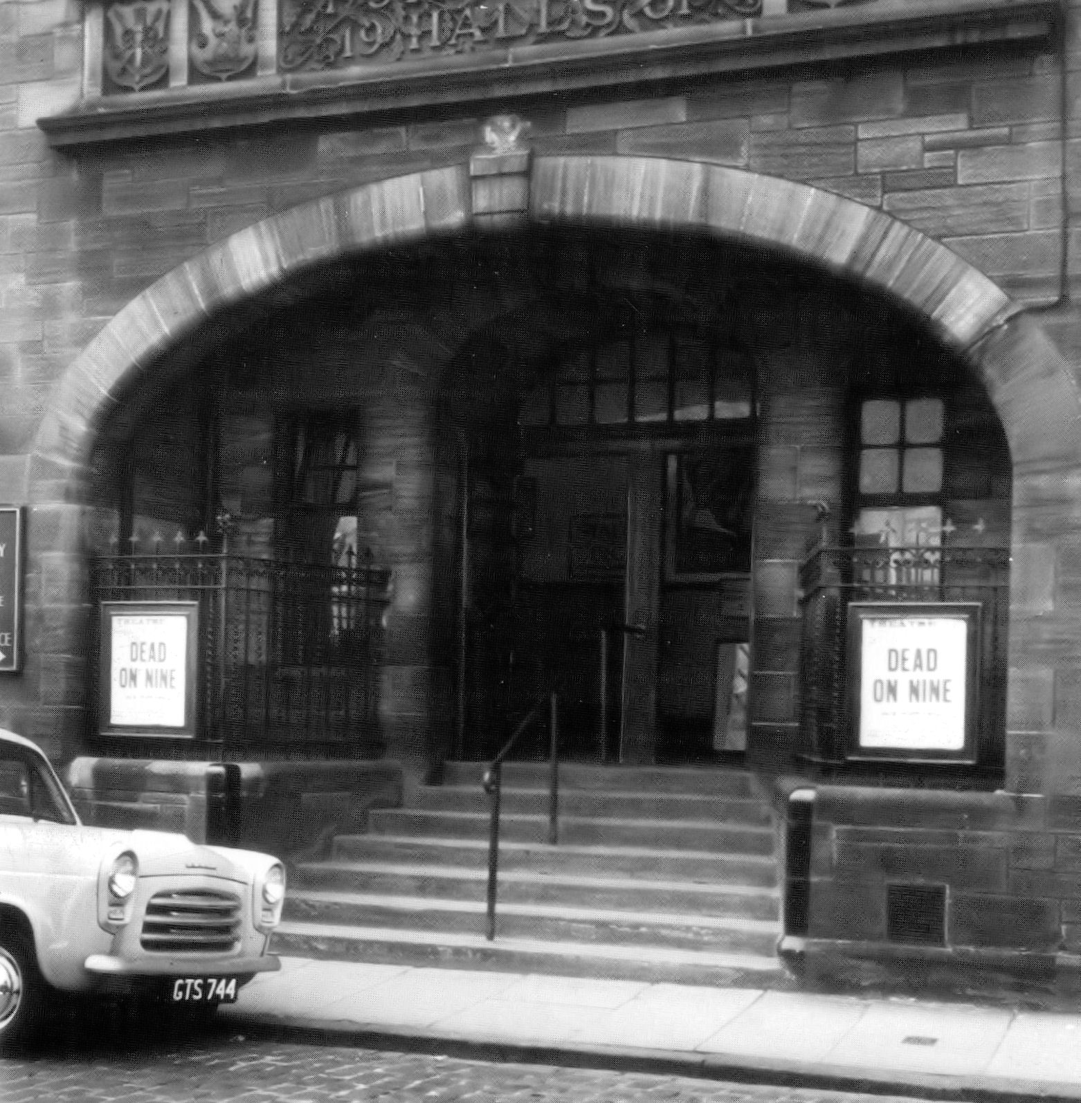 RETRO DUNDEE: REP THEATRE - OUTSIDE & INSIDE