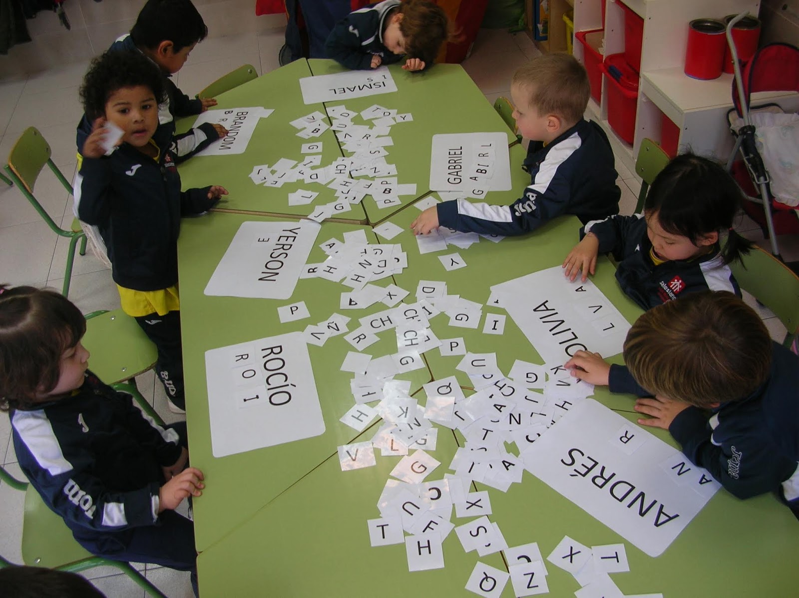 UNA VENTANA ABIERTA A NUESTRO MUNDO: Descubriendo las letras en 1ºInfantil