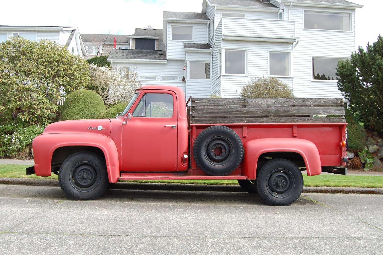 Seattle's Old Cars: 1956 Ford F-350 pickup truck