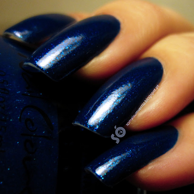 Só mais um verniz...: Kinetics Call Me Blue