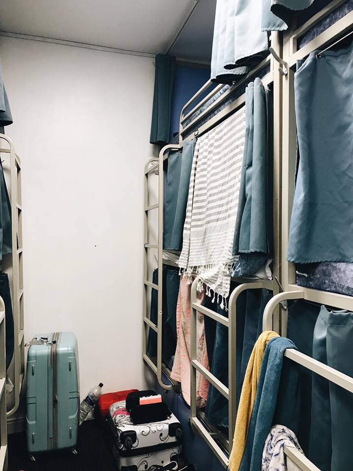 How To Book A Hostel That Doesn't Suck | TRAVEL - Chels Badger - Littlek