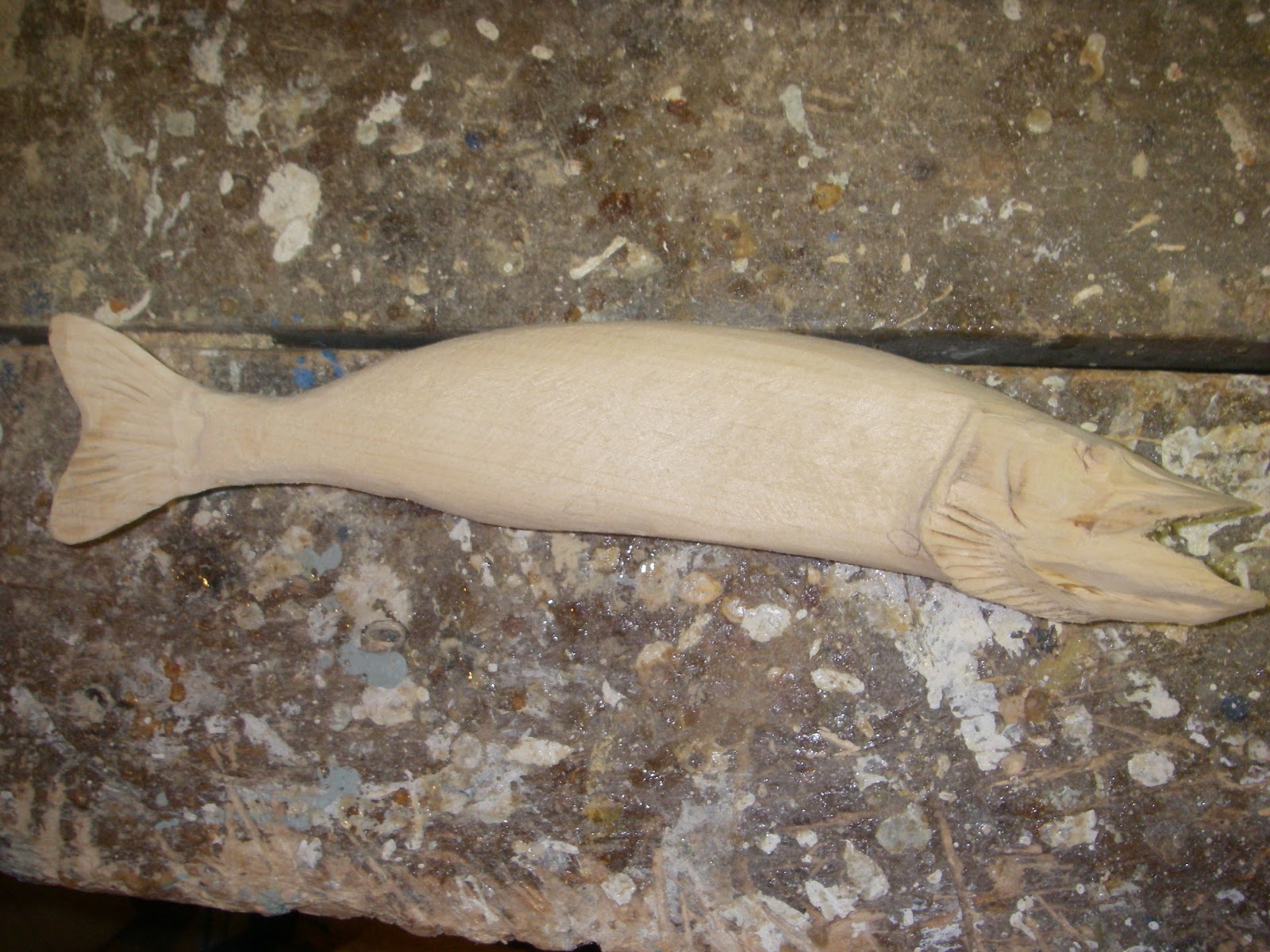 CHARLES WEISS ART: Muskie and Pike Miniature wood carving
