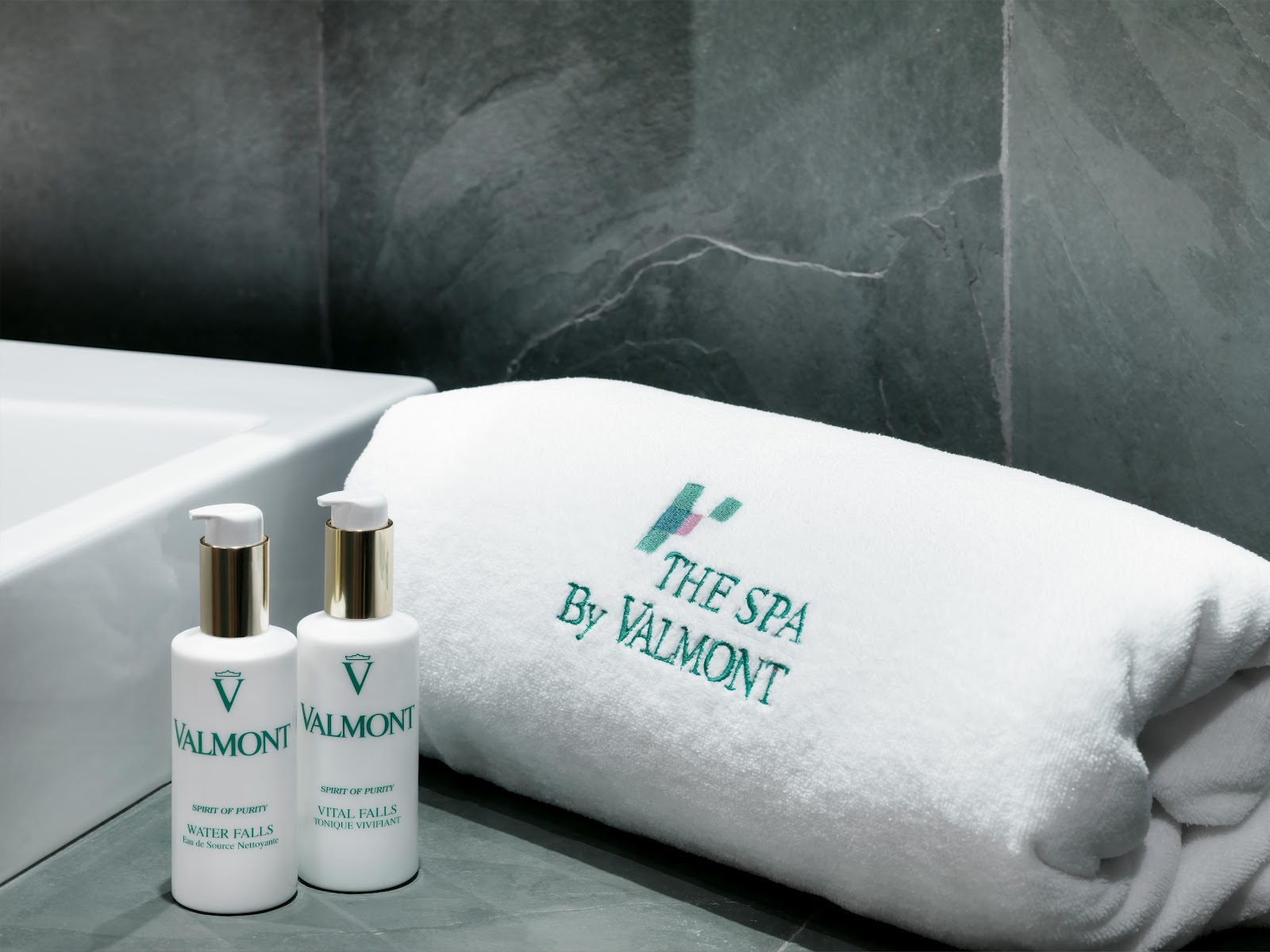 Spa and Beauty Lounge Valmont BARCELONA | Addict Smile
