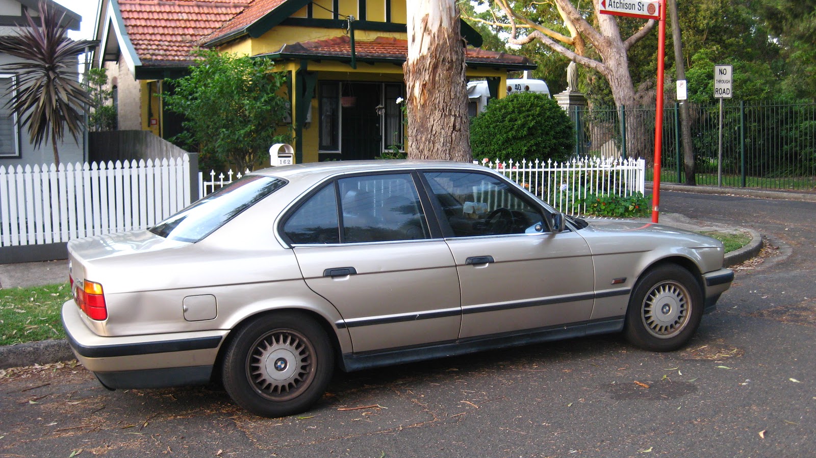 Aussie Old Parked Cars: 1994 BMW E34 520i