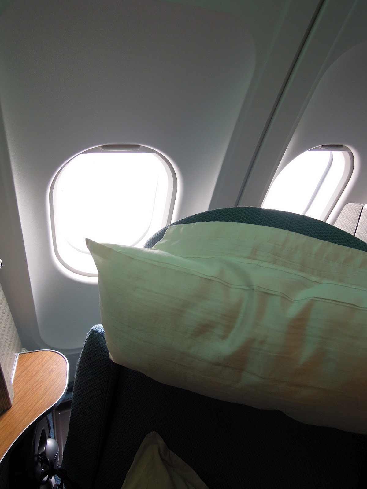 SIN-TPE 兩千哩的掛念: 2012.05.11 CX734 SIN-HKG (C Class)