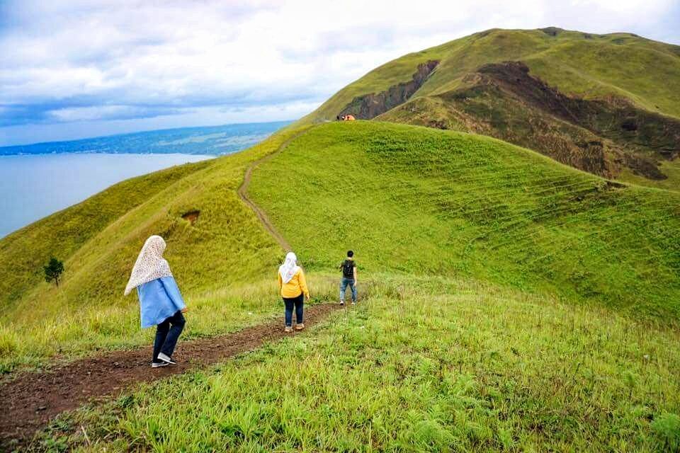 Ada satu lagi Panorama Keindahan Samosir , Medan Sumatra Utara , Bukit ...