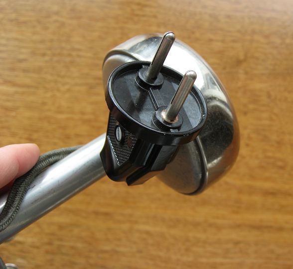 The Hausfrau Journal: Magical millinery: an iron for hat making