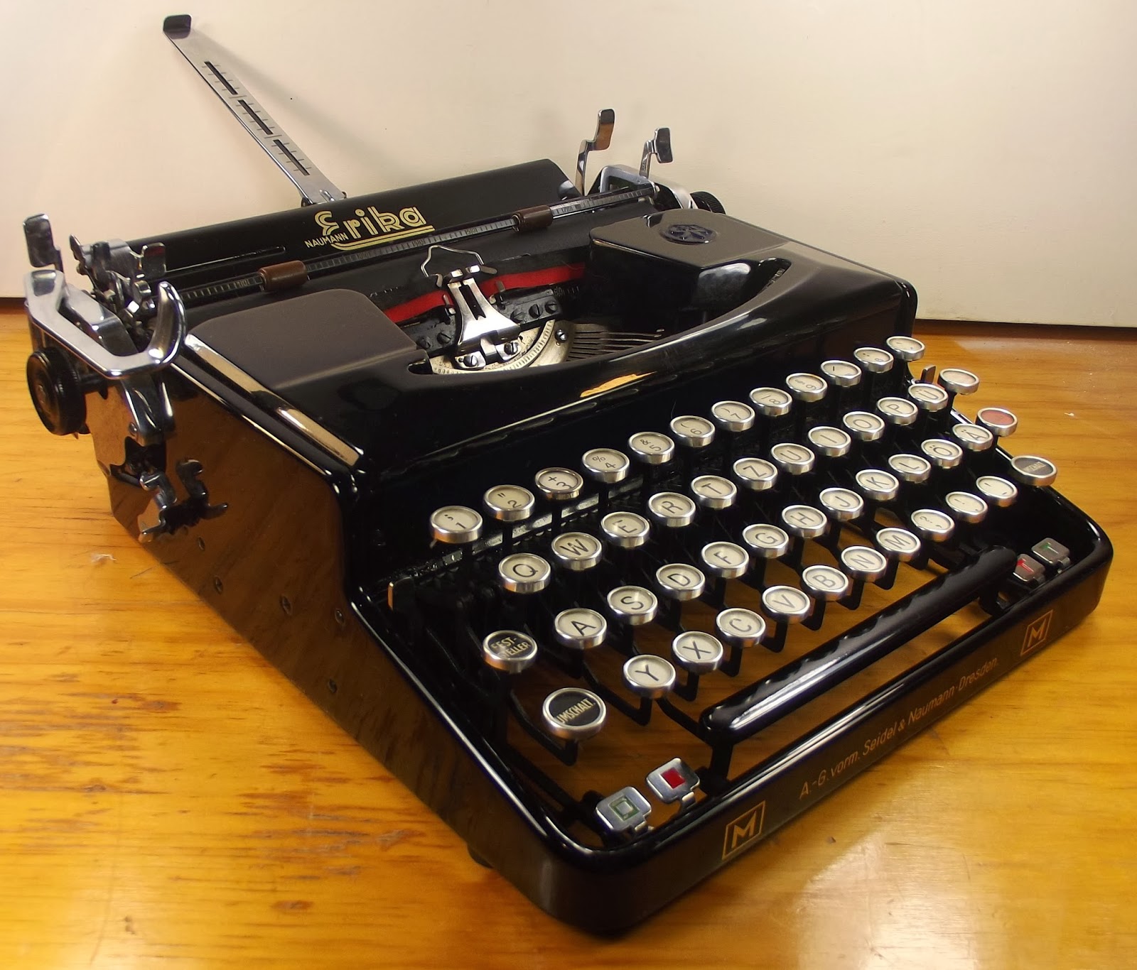 oz.Typewriter: The 'Master Class' of Portable Typewriters: The Erika ...