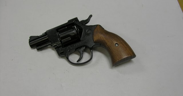 Armi usate web portal: Bruni: Replica revolver Colt 45
