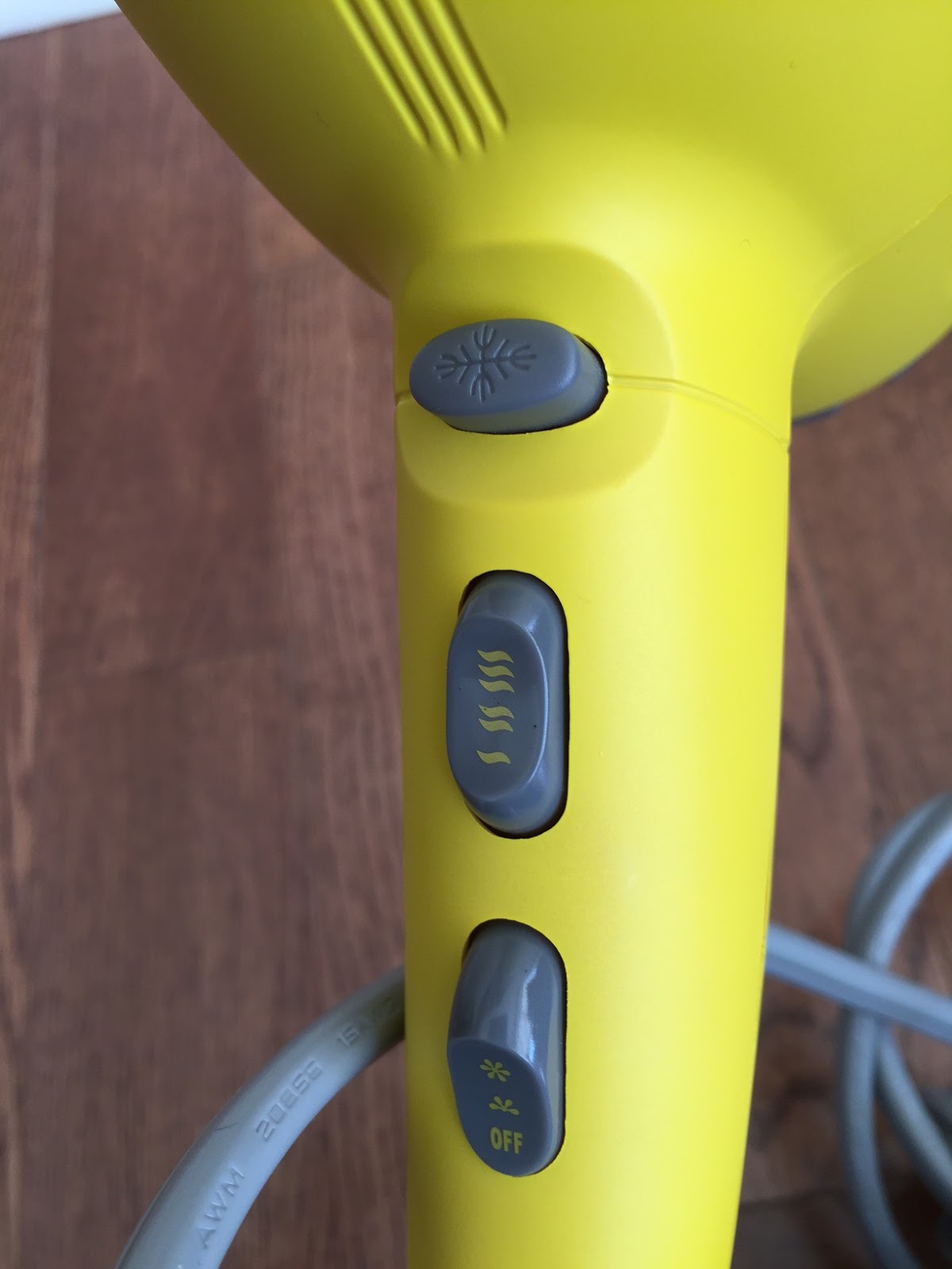 Beauty Babble: Review: DryBar's Buttercup Blow Dryer