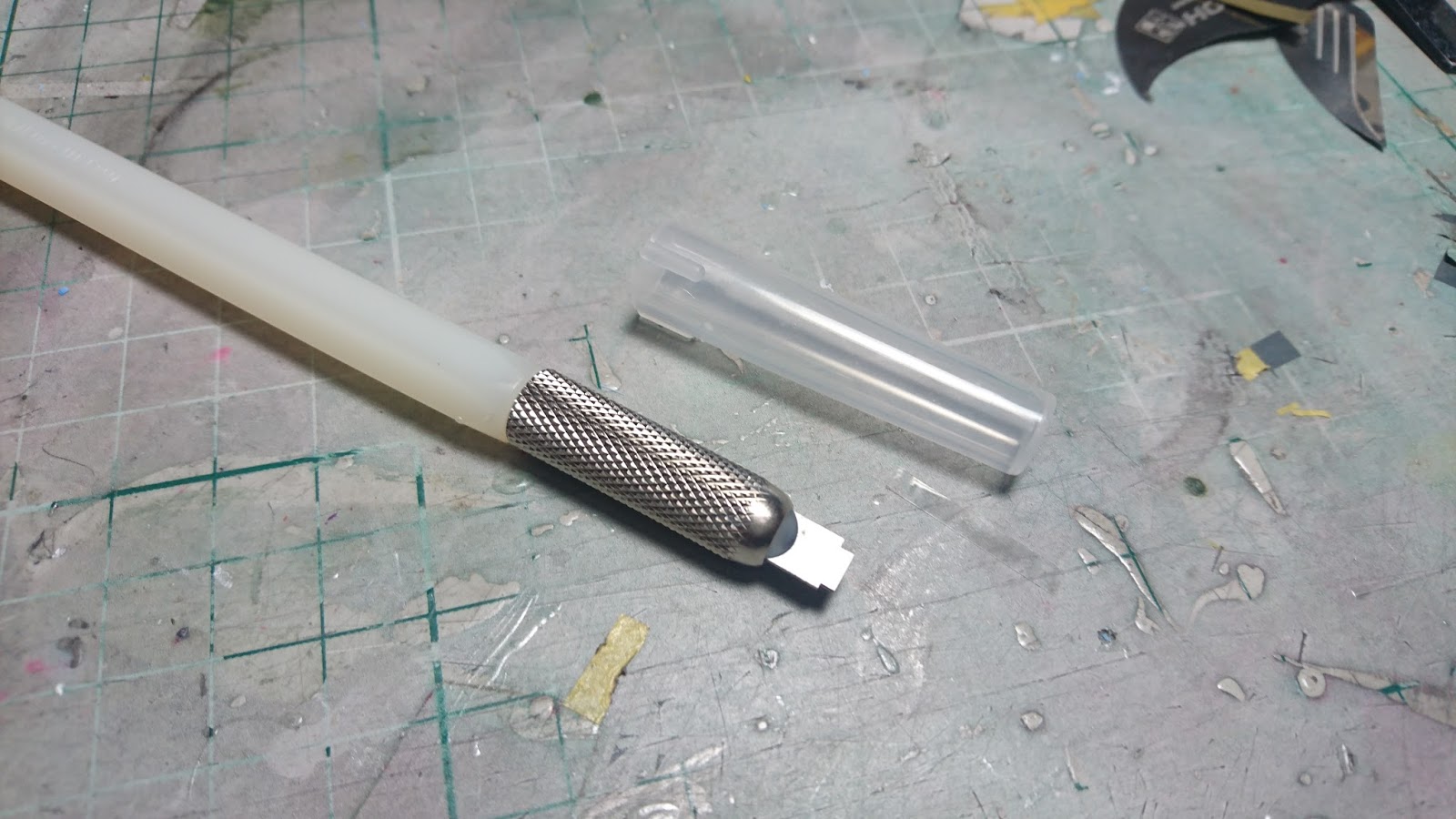 The art of scribing lines and making notches ~ TOYMAKER