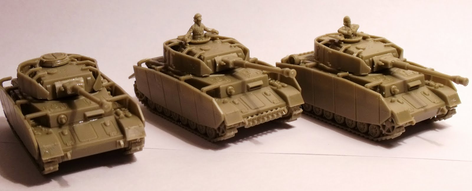 Four Colour Super Minis: Plastic Soldier Company Tanks