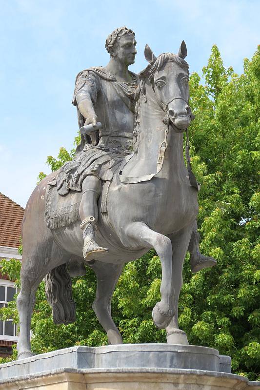 English 18th Century Portrait Sculpture: Equestrian Statue of William ...