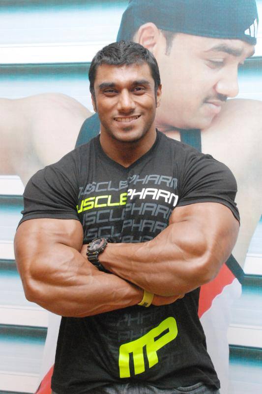 Worldwide Bodybuilders: Indian god Sangram Chougule