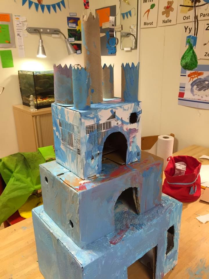 Björsäters förskola: Ekorren bygger ett Frost-slott