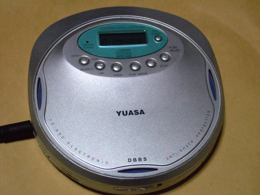 卓上オーディオ (Tabletop Audio): ポータブルCDプレイヤー(YUASA YCD-50V)