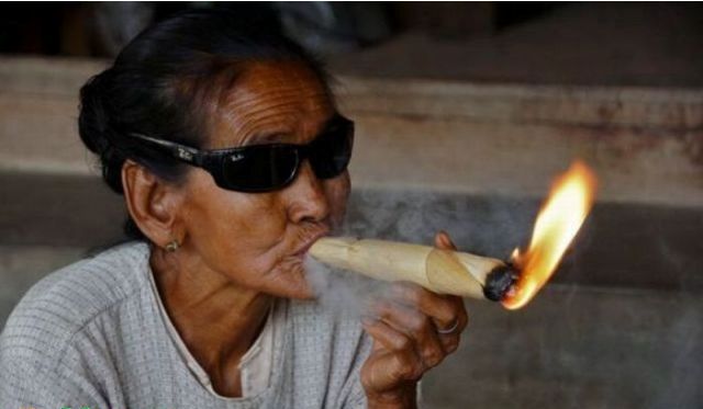 NOTÍCIAS DA REGIÃO DOS LAGOS E DO MUNDO: O inglês já pesou 190 kg