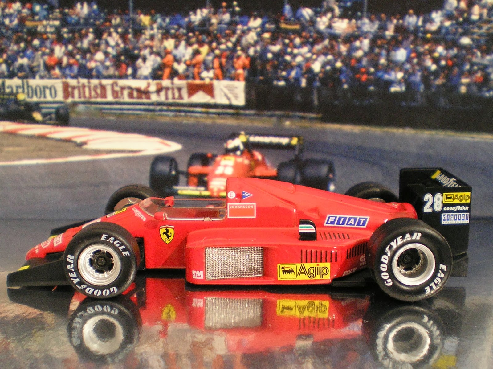 QUATRO RODINHAS: Ferrari F1-86 - Stefan Johansson (1986)