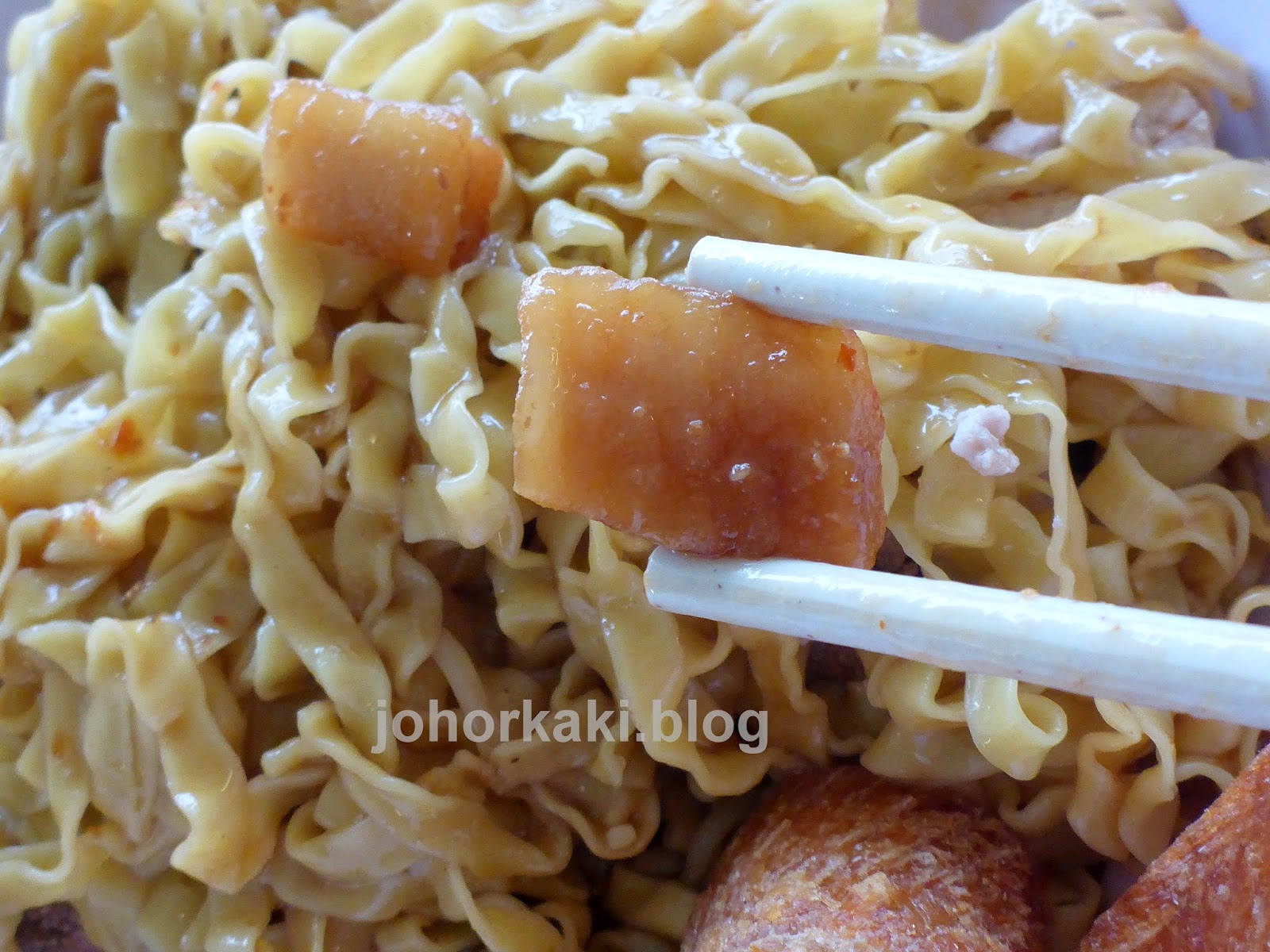 No Michelin Star Tai Wah Pork Noodles at Hong Lim FC 大华肉脞面 ⭐⭐⭐ |Tony ...