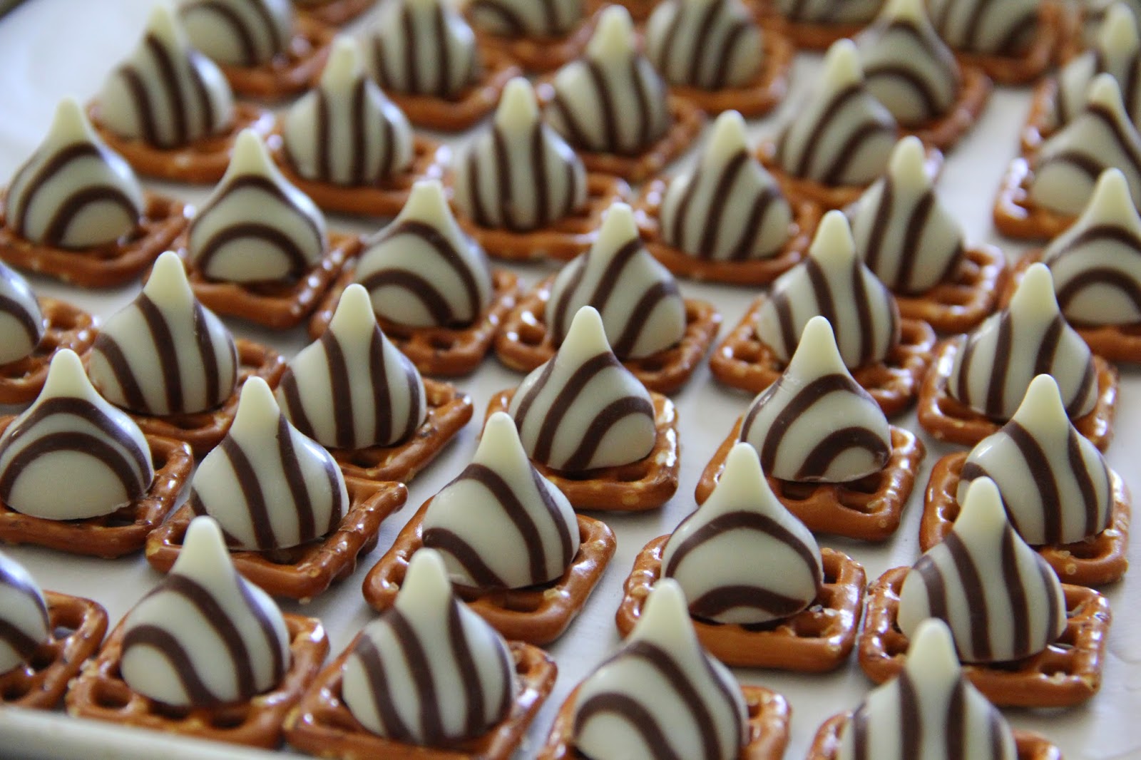 Cookie Sundays: Fall Pretzel Chocolate Bites