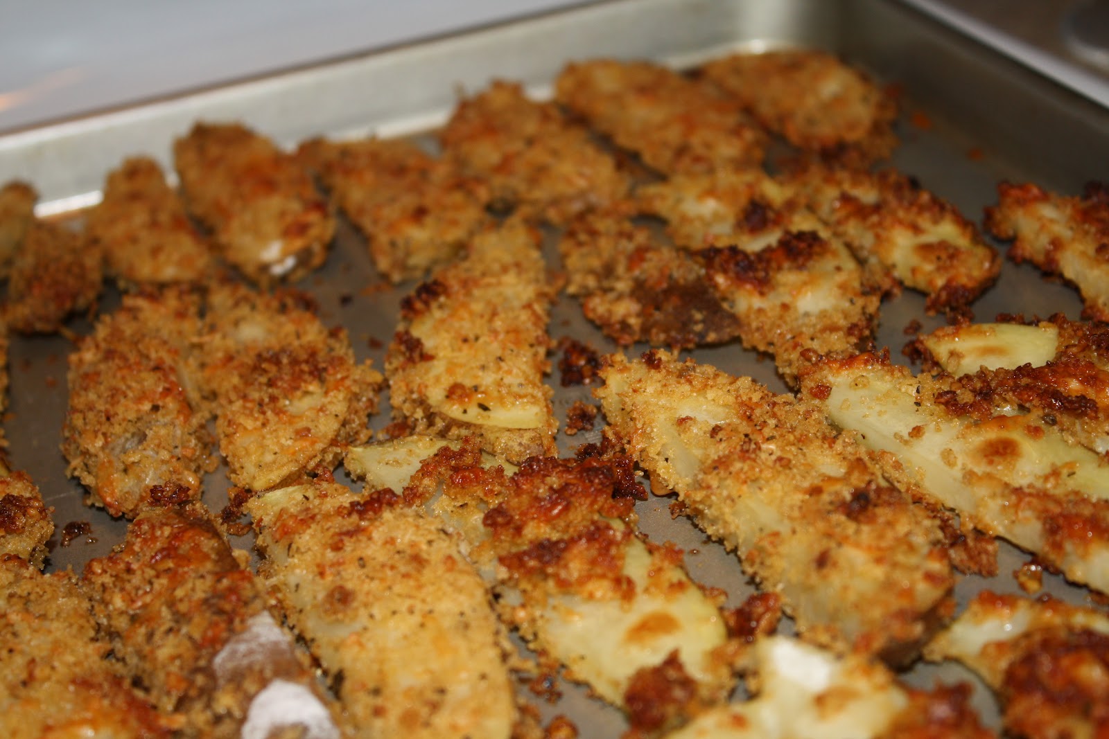 a day in the kitchen of...: battered and baked parmesan wedges