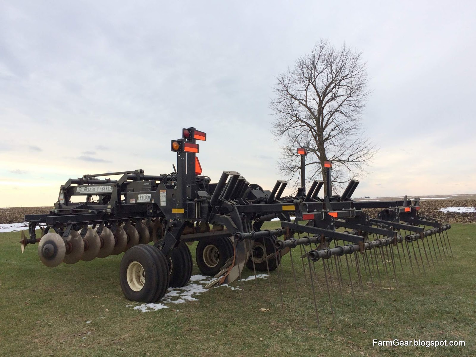 M&W 1700 Earthmaster Disc Ripper