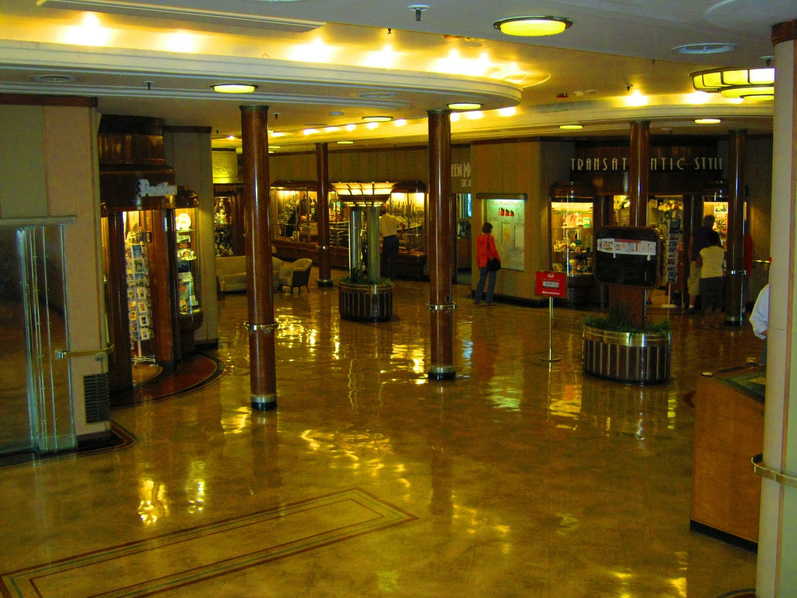 The Captain's Table: The Queen Mary's Main Hall
