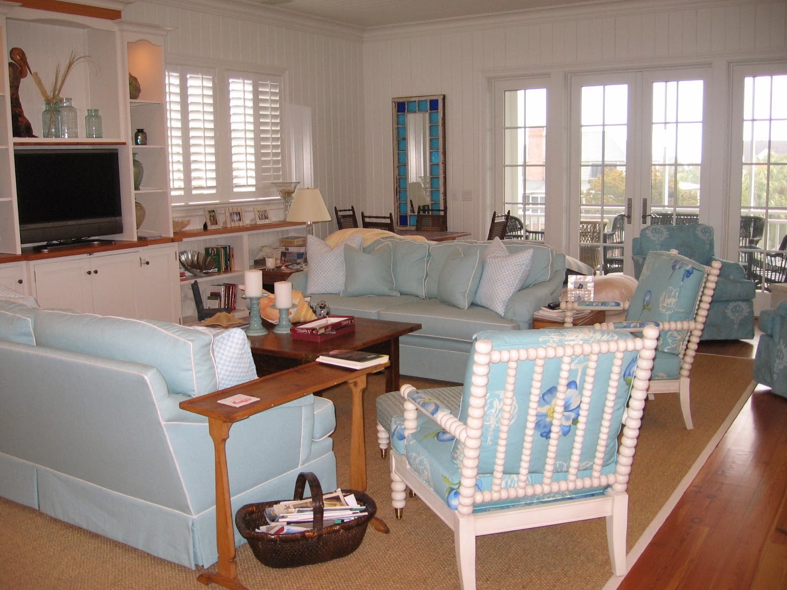 Modern Interior Design: A Charmingly Crowded Home