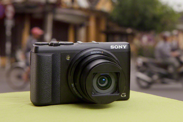 Sony Cyber-shot DSC-HX50V: compact camera with a 30x zoom lens